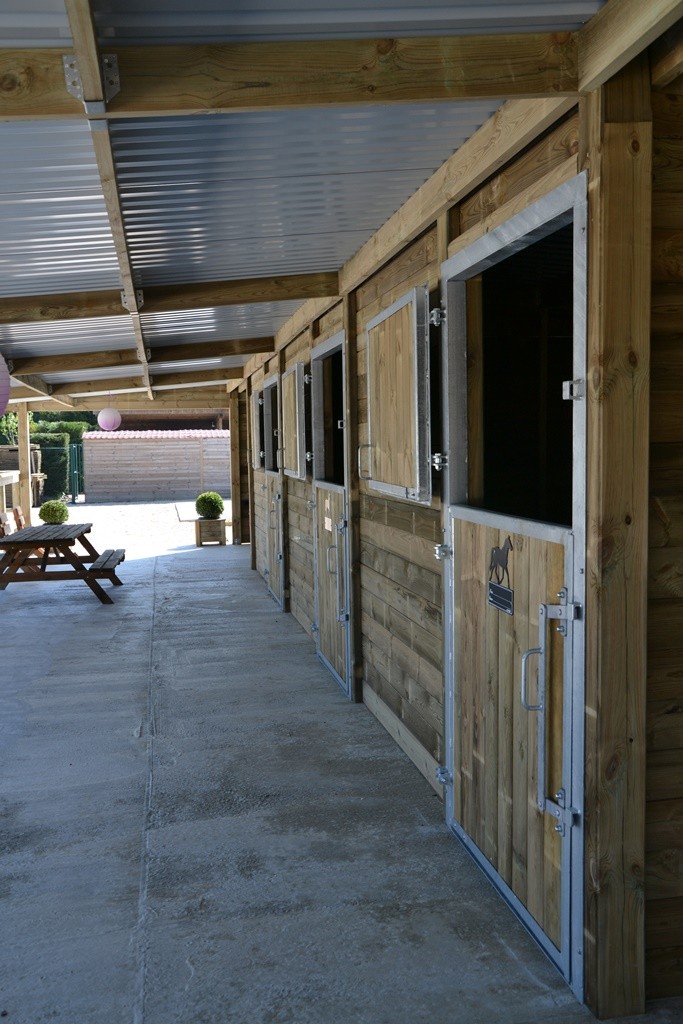 BOX-ECURIES AVEC AUVENT - Tous nos produits | Eurofib